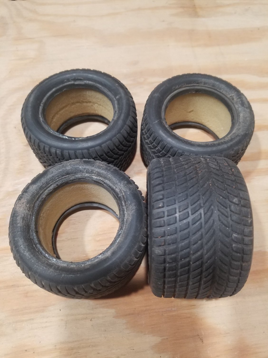 Pro line Dirt Speed Road Hawgs 2.2 tires X3 Hpi 2.2 wheels X2 - R/C Tech Forums