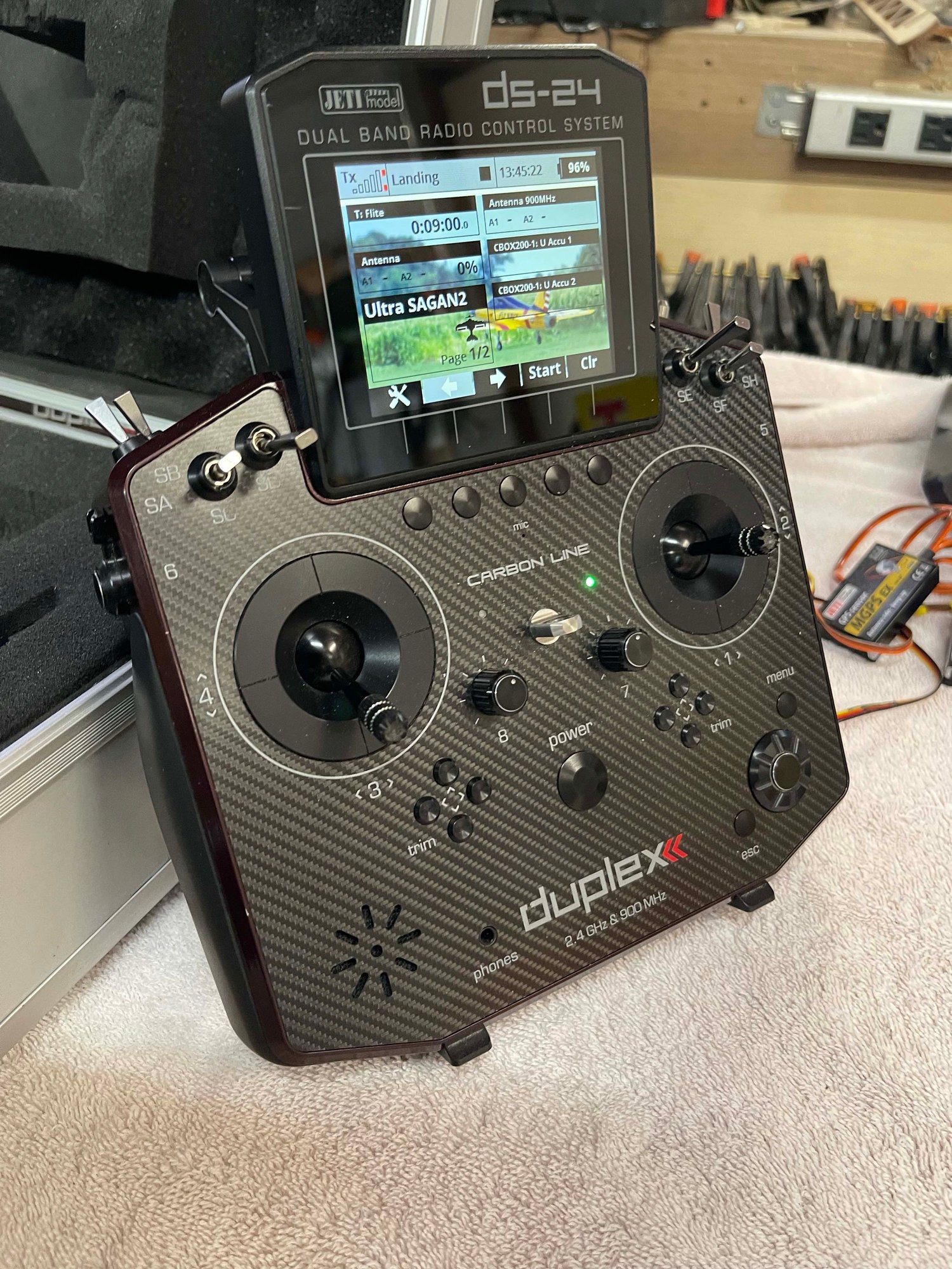 Jeti Ds 24 Carbon whine colour near mint with case and original box ...