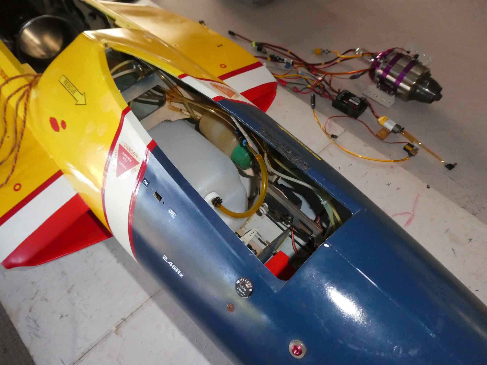 Fuel tank location in relation to CG - RCU Forums