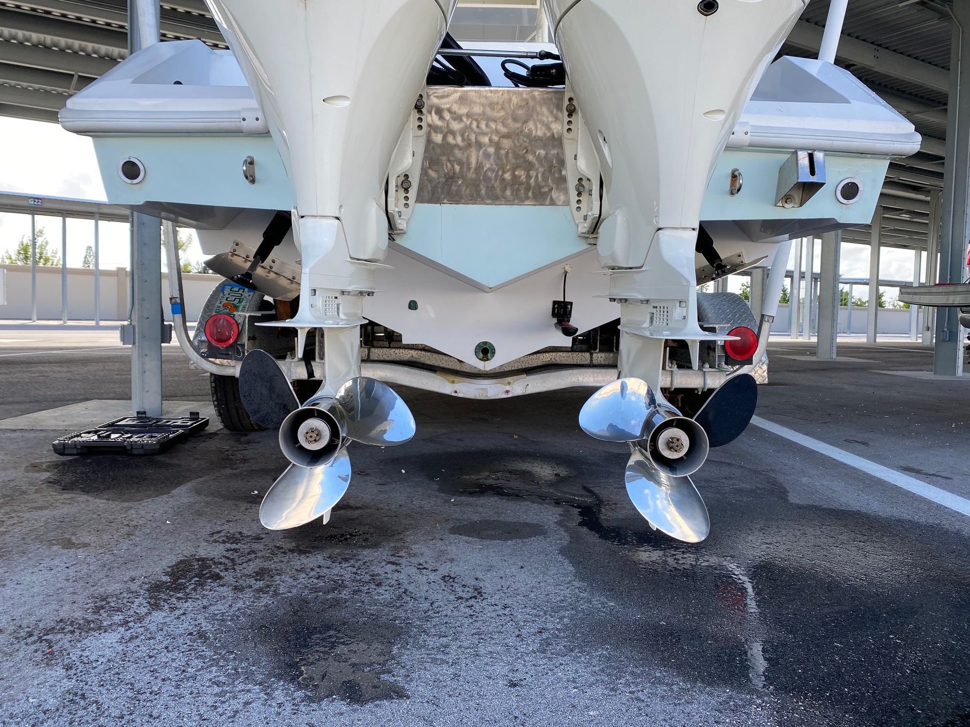 Island Runner 31 w/Suzuki DF250's bow rise and porpoising. - The Hull ...