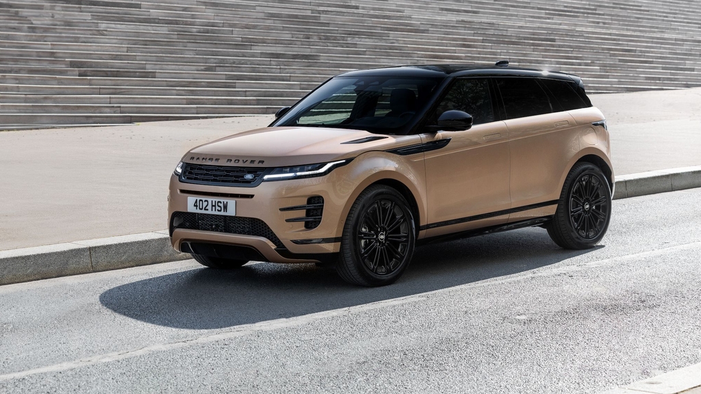 2025 Range Rover Evoque spy shots
