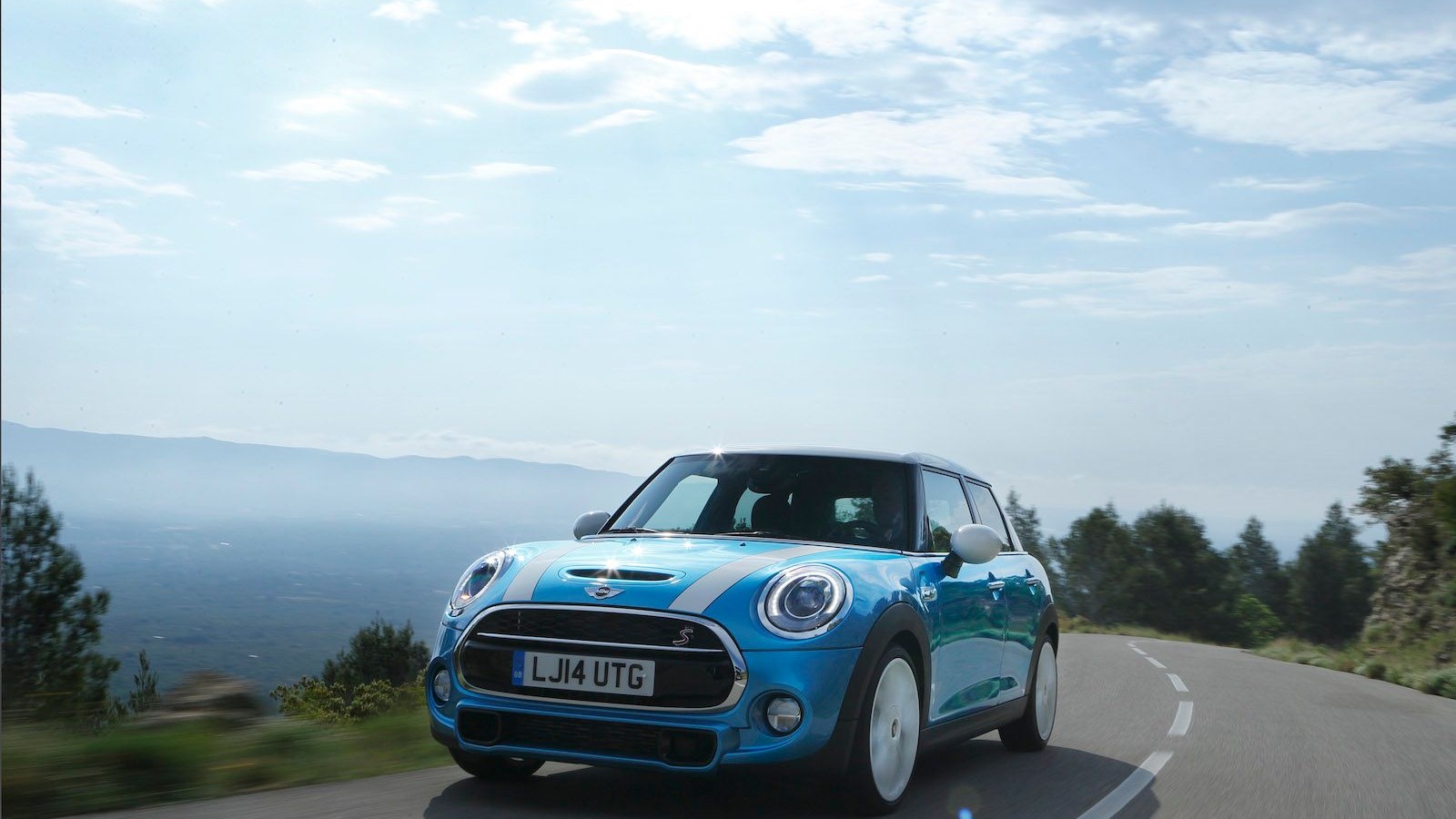 2015 MINI Cooper 5 Door Revealed In Official Images