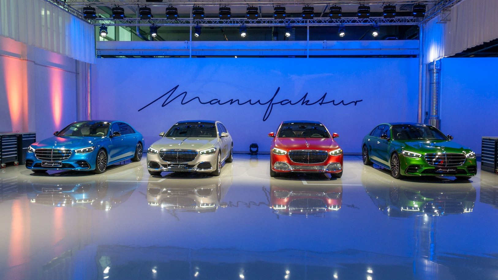 Mercedes-Benz expands Manufaktur program, opens customer studio