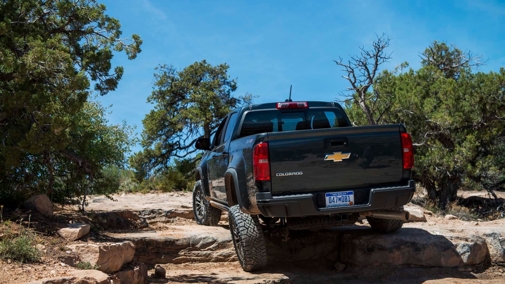 2017 Chevrolet Colorado ZR2 first drive review: cast in convenience ...
