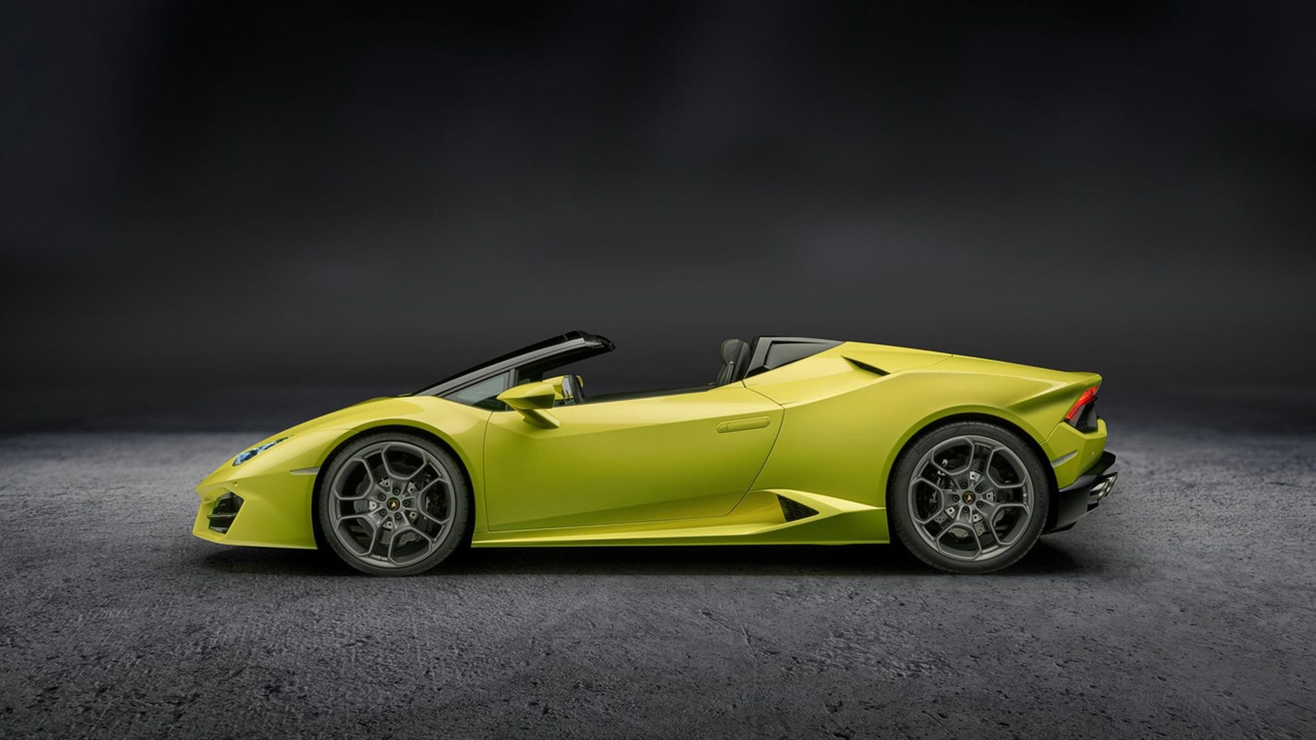 Lamborghini Huracán Rear-Wheel Drive Spyder debuts in LA