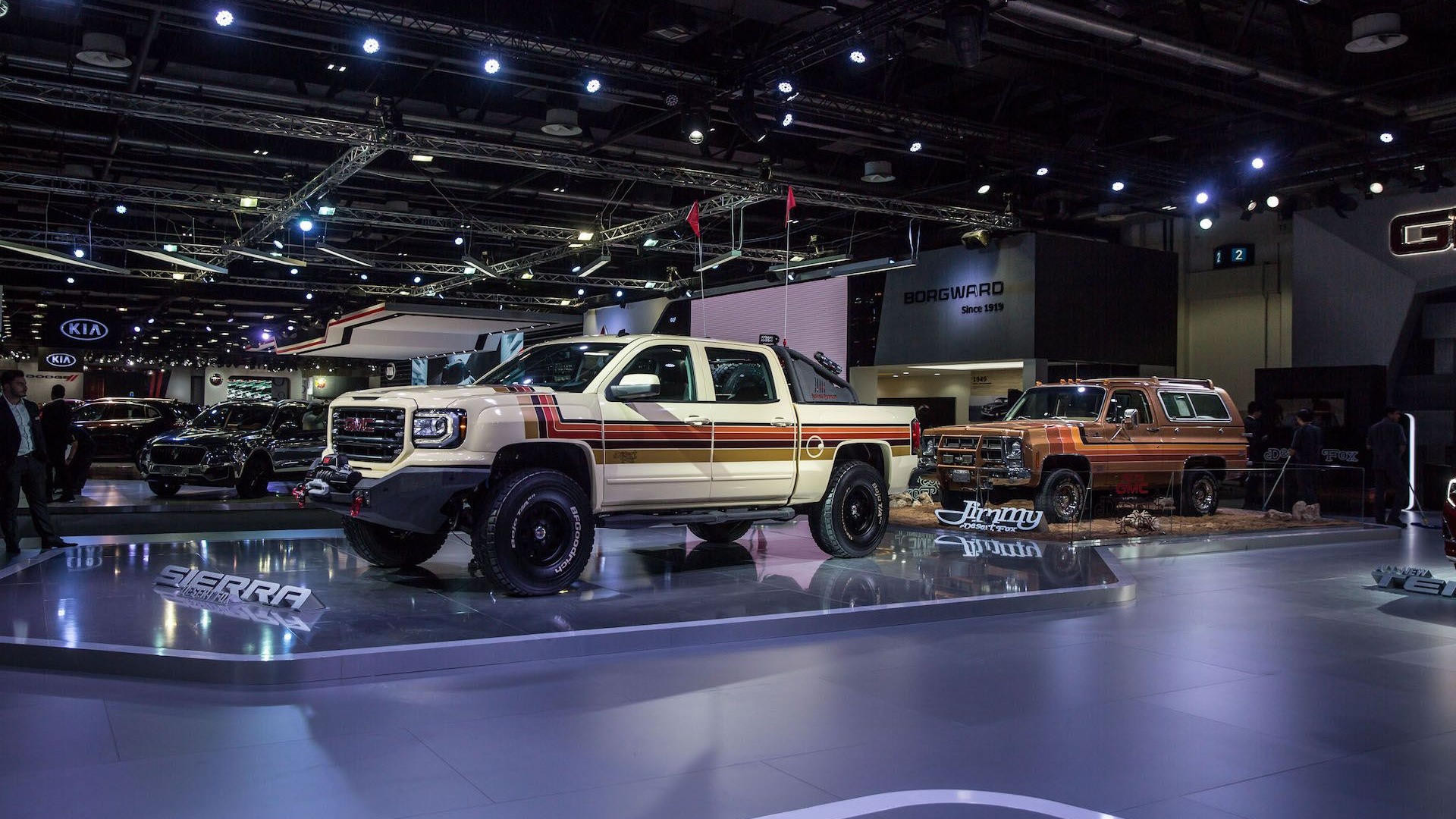 GMC Desert Fox Sierra concept truck is a retro off-roader