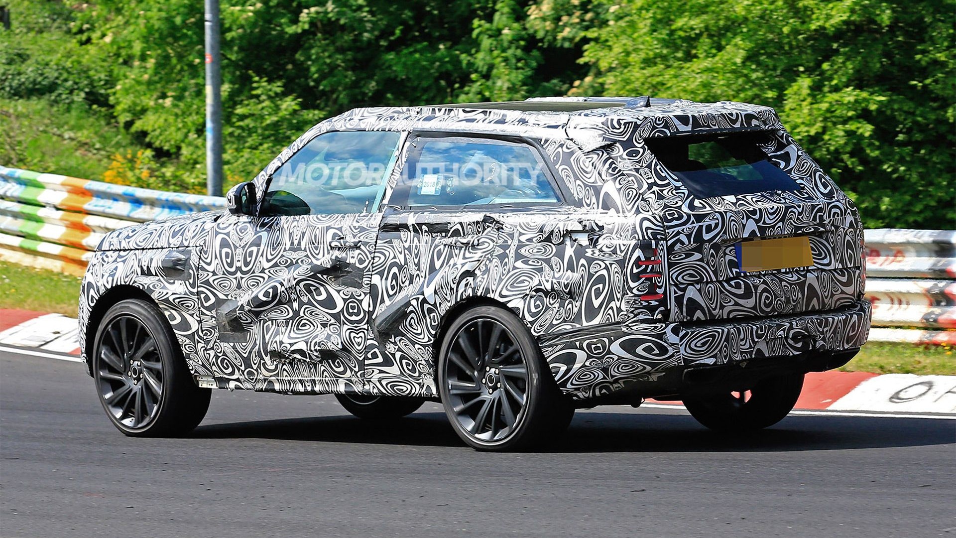 Land Rover Range Rover SV Coupe hits the 'Ring