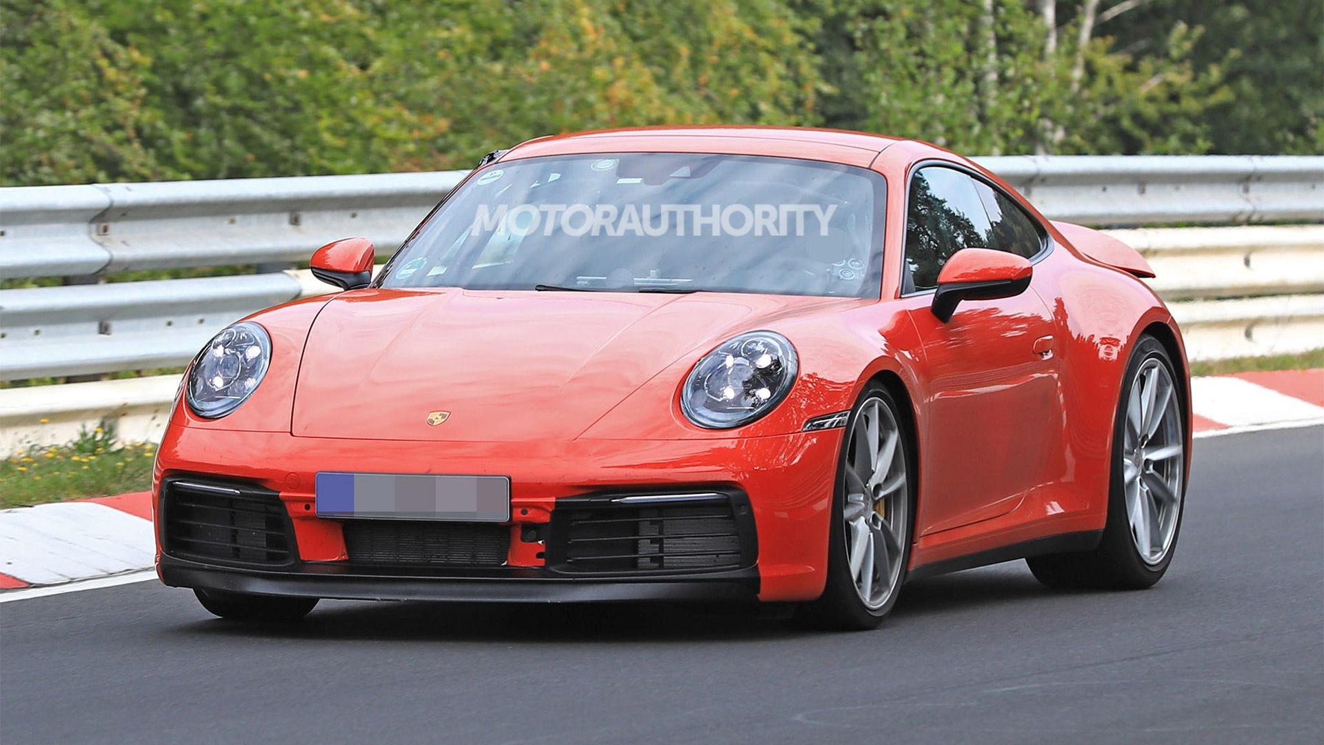 2020 Porsche 911 spy shots and video