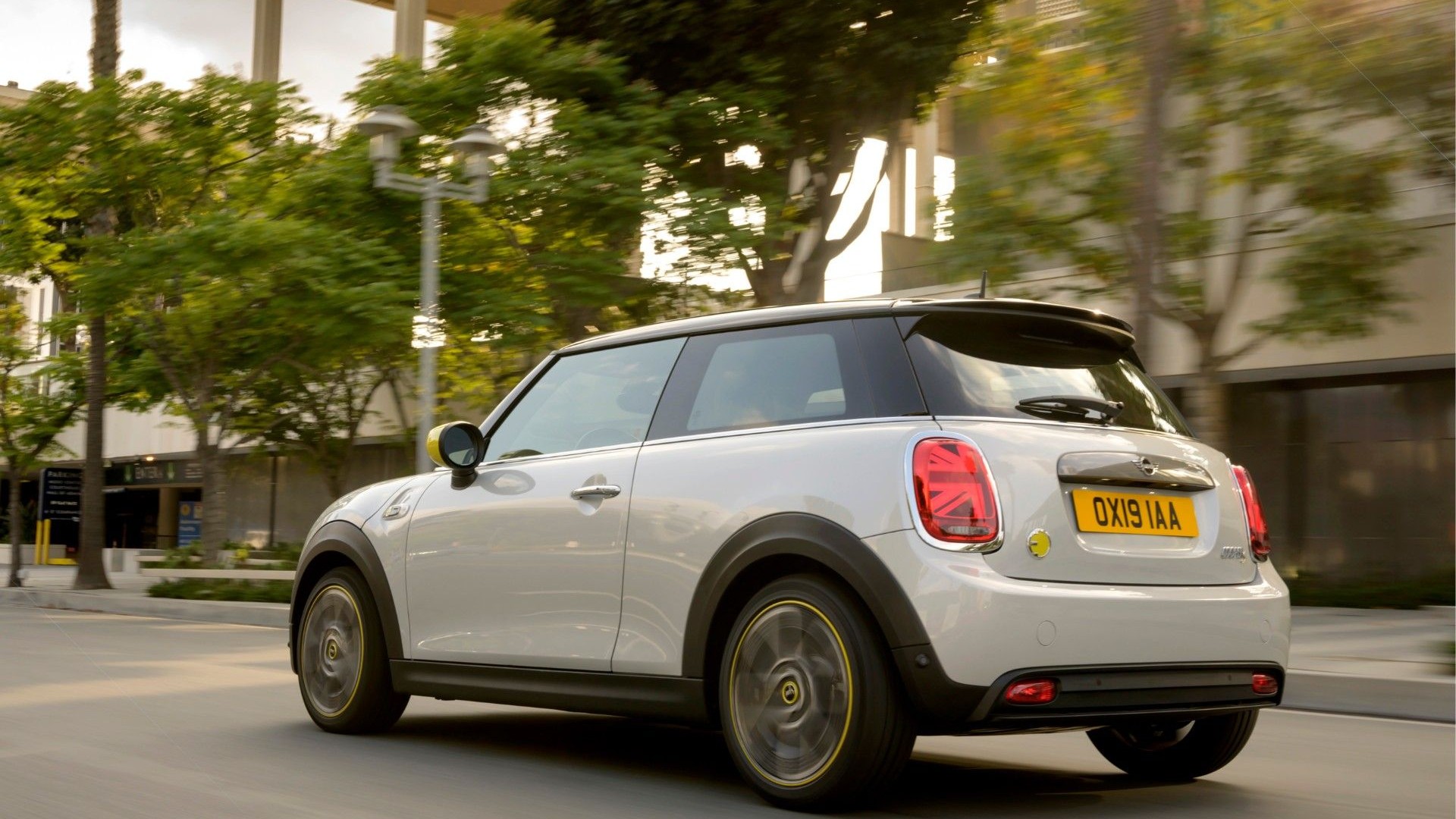 2020 Mini Cooper SE electric car open to orders: Short range, low price