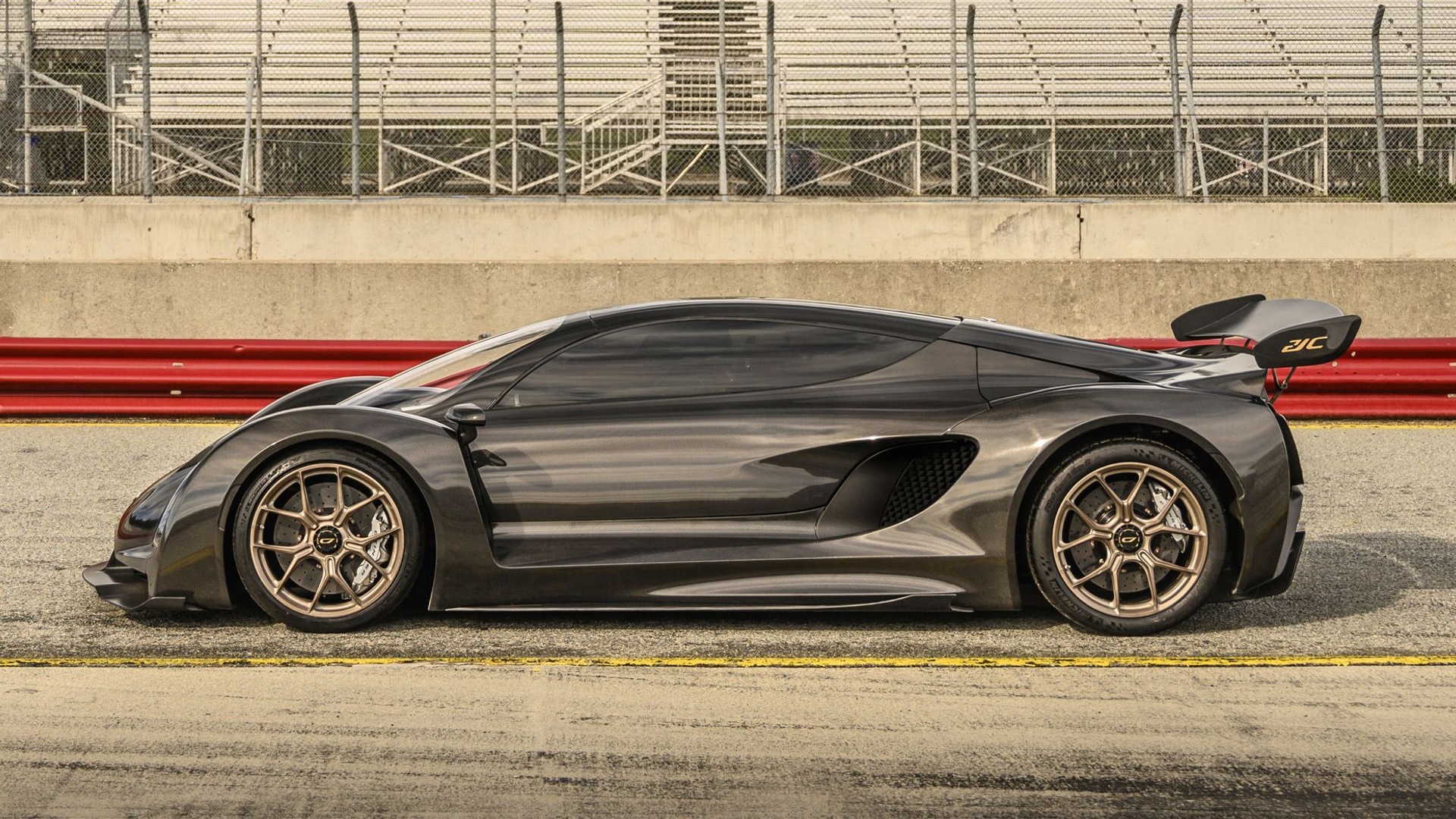 Czinger 21C revealed with flat-plane V-8, 3 electric motors, and 1,233 ...