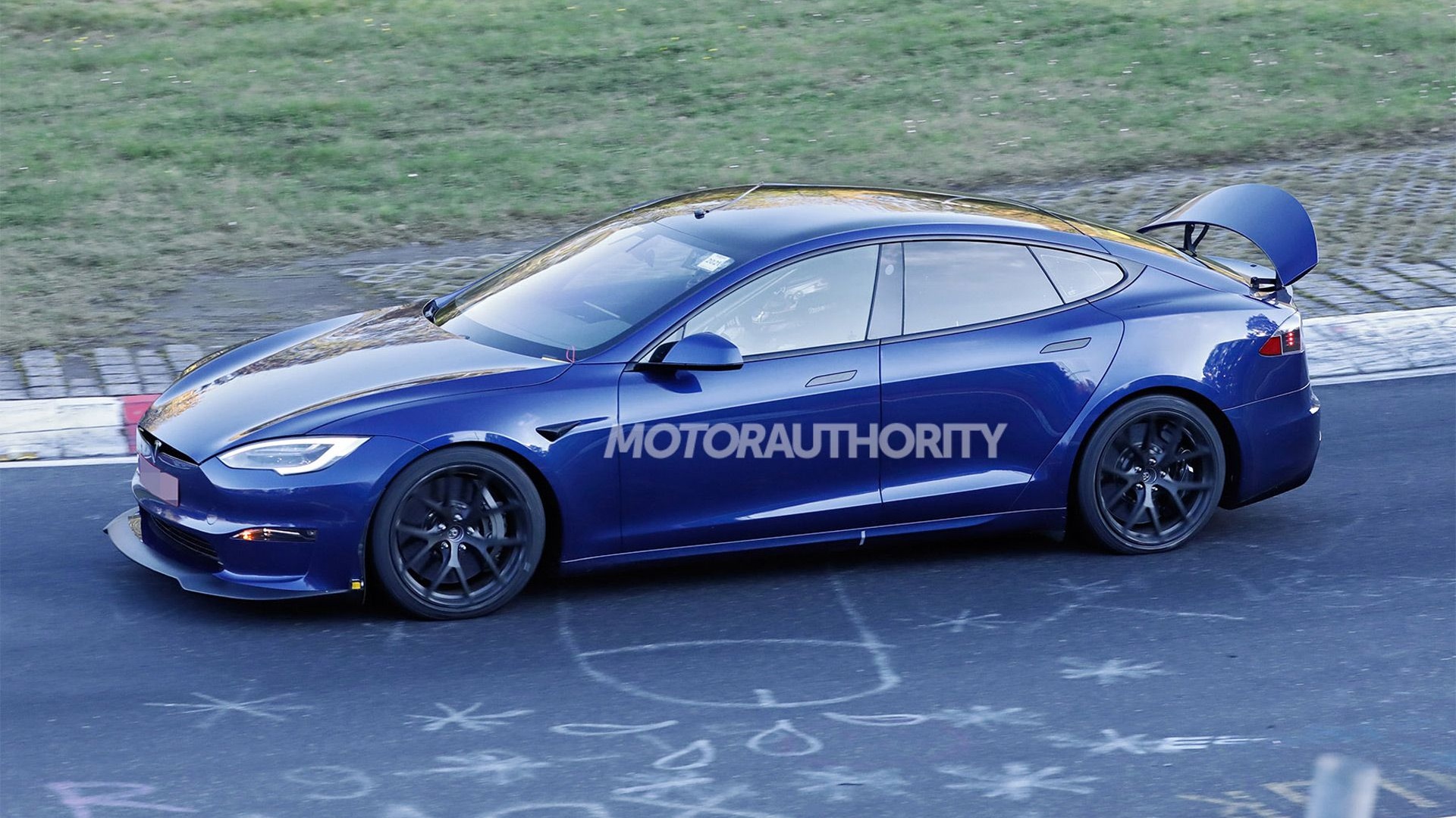 Tesla Model S Plaid with active aero spy shots: New performance upgrade ...