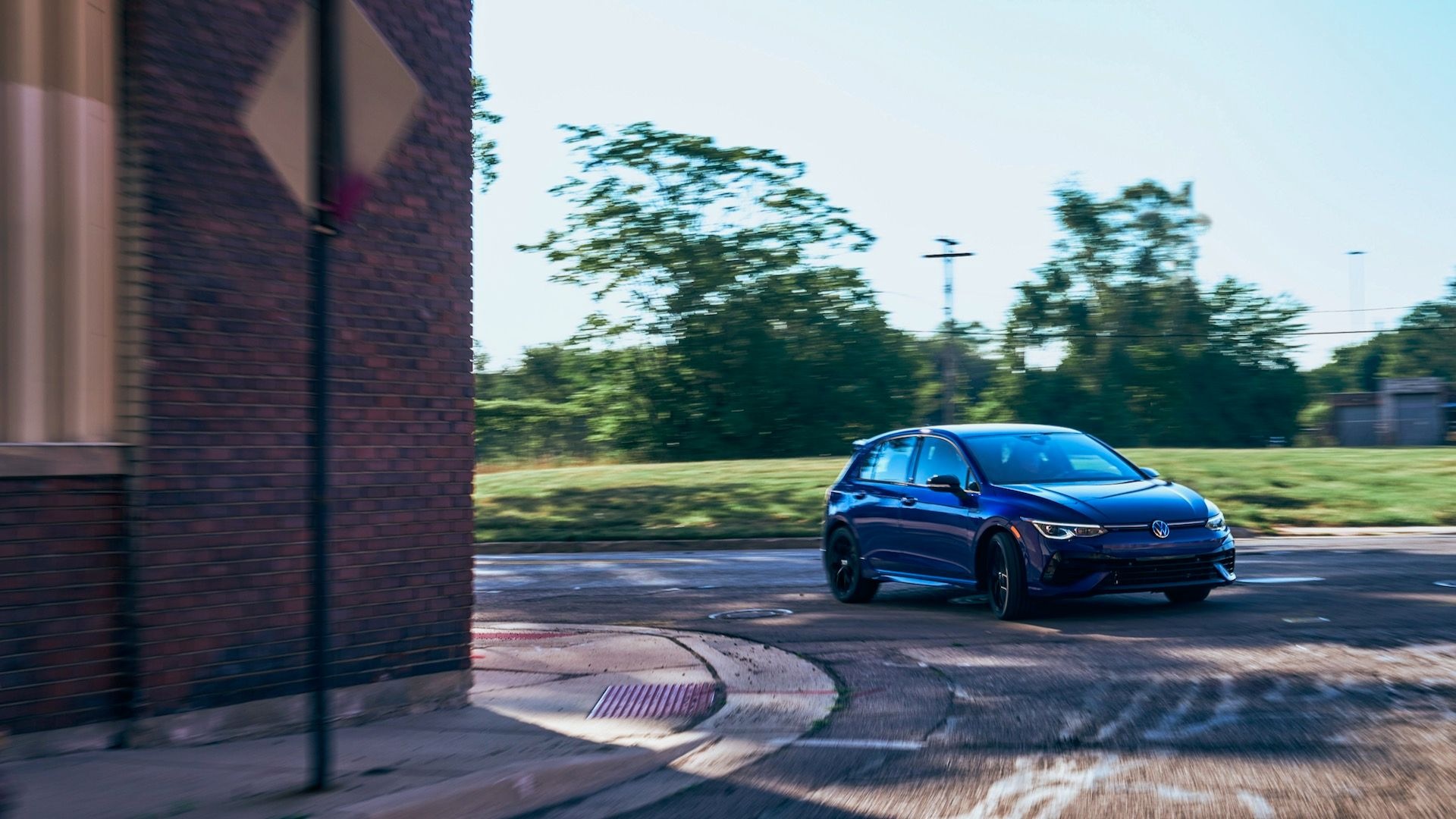 2023 Volkswagen Golf R 20th Anniversary Edition revealed with sunroof ...