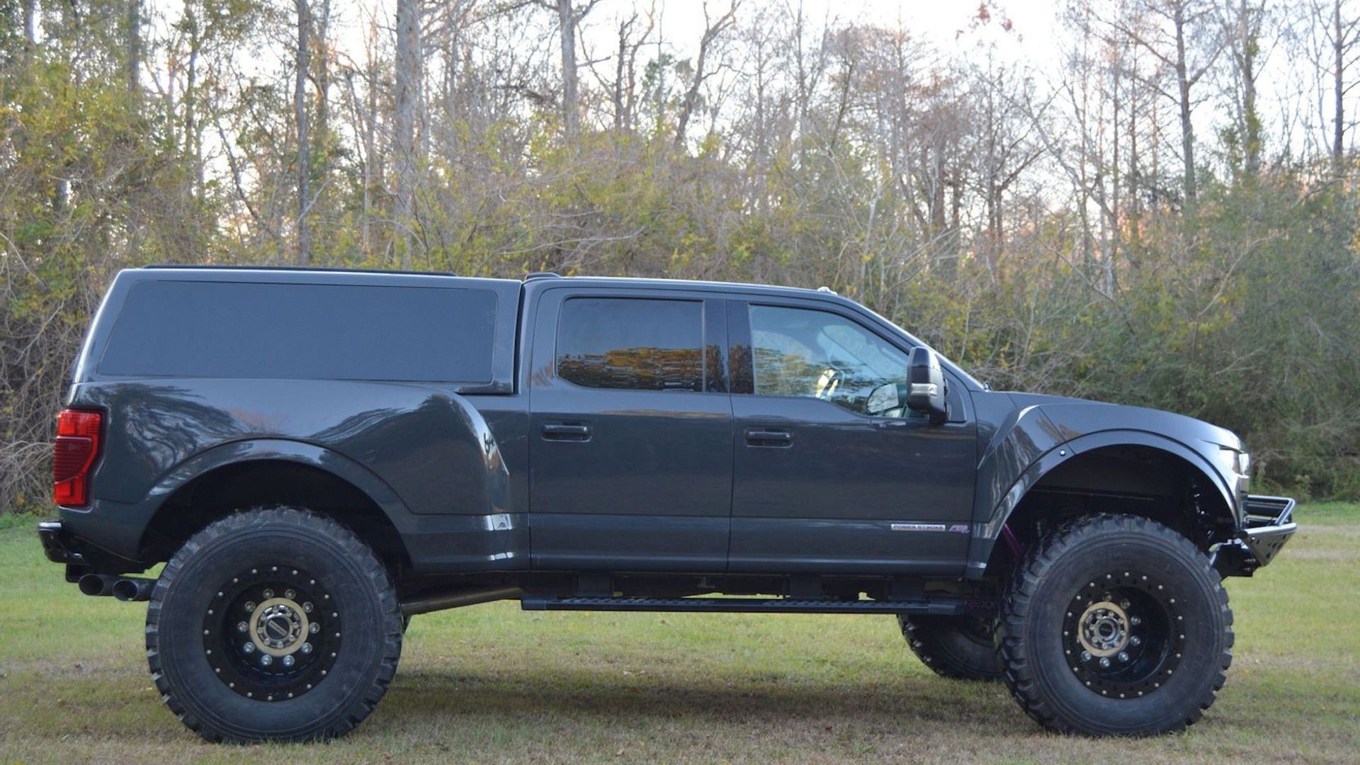 MegaRexx returns with 3-row MegaRaptor7 SUV