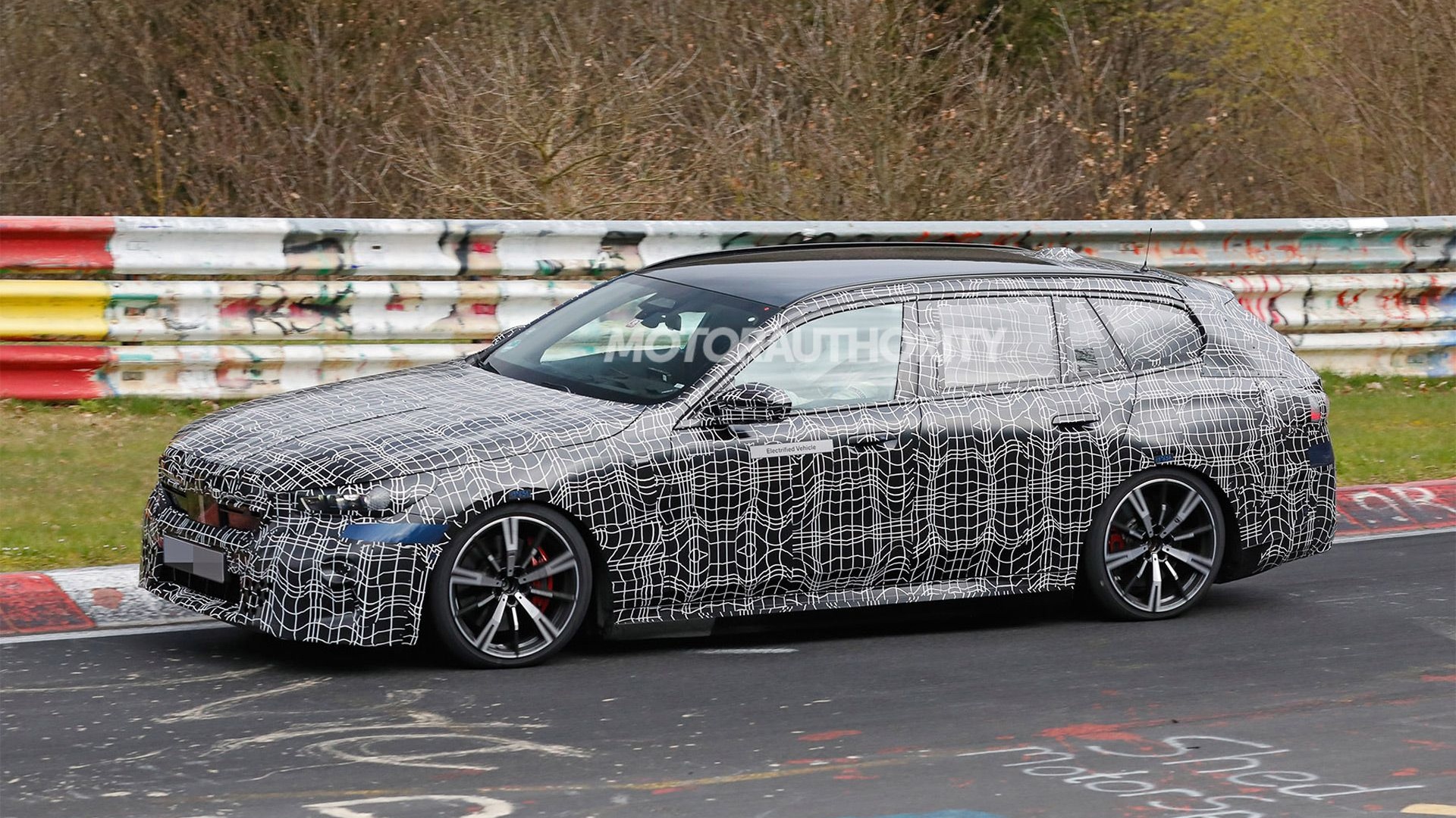 2024 BMW i5 Touring spy shots