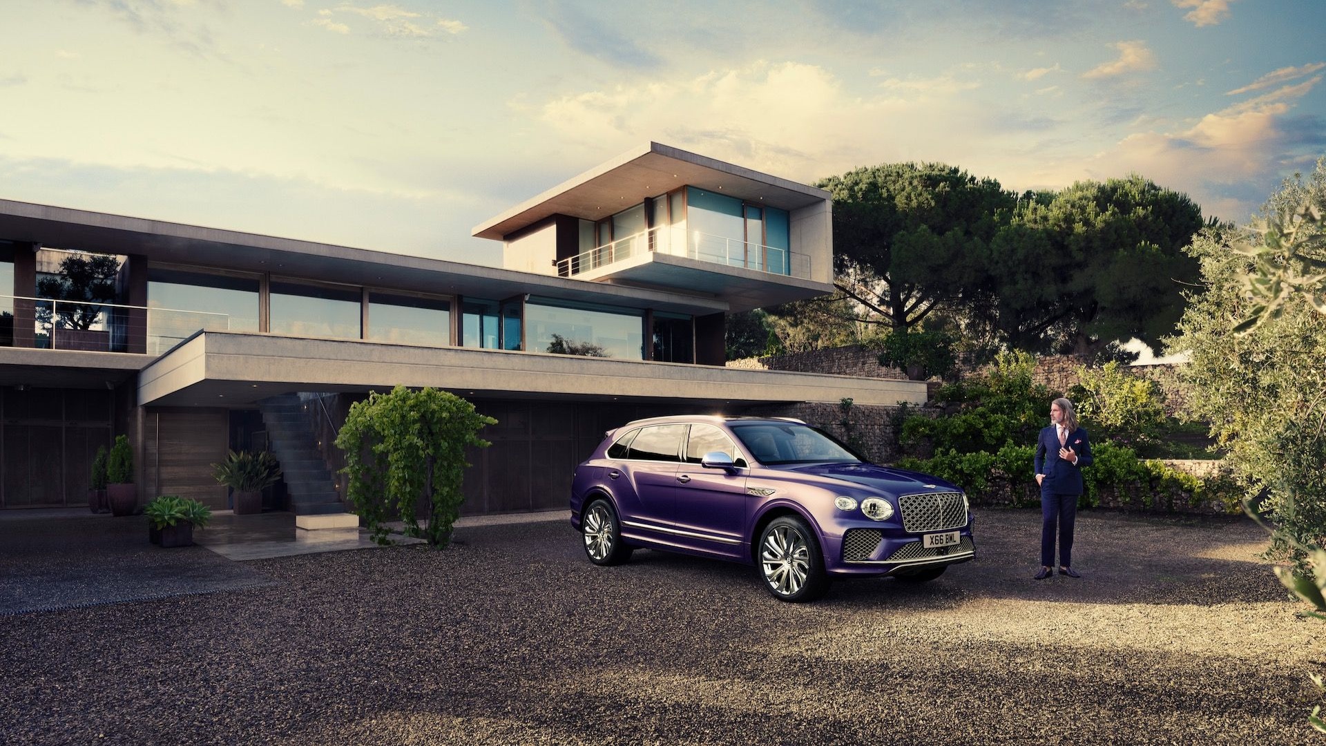 Bentley Bentayga Extended Wheelbase Mulliner aims for flagship status