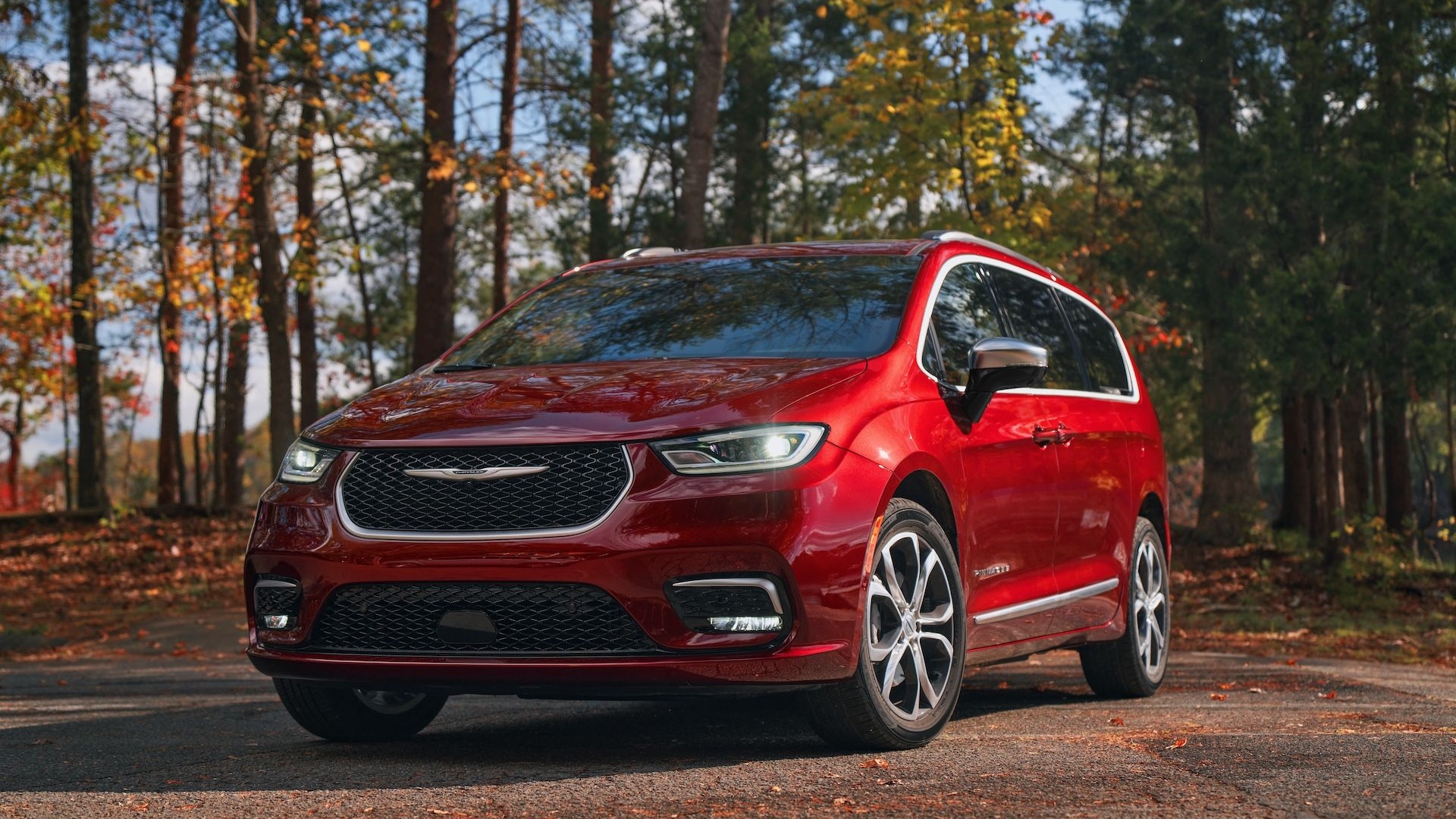 2017 Chrysler Pacifica: Town & Country replacement revealed with hybrid ...