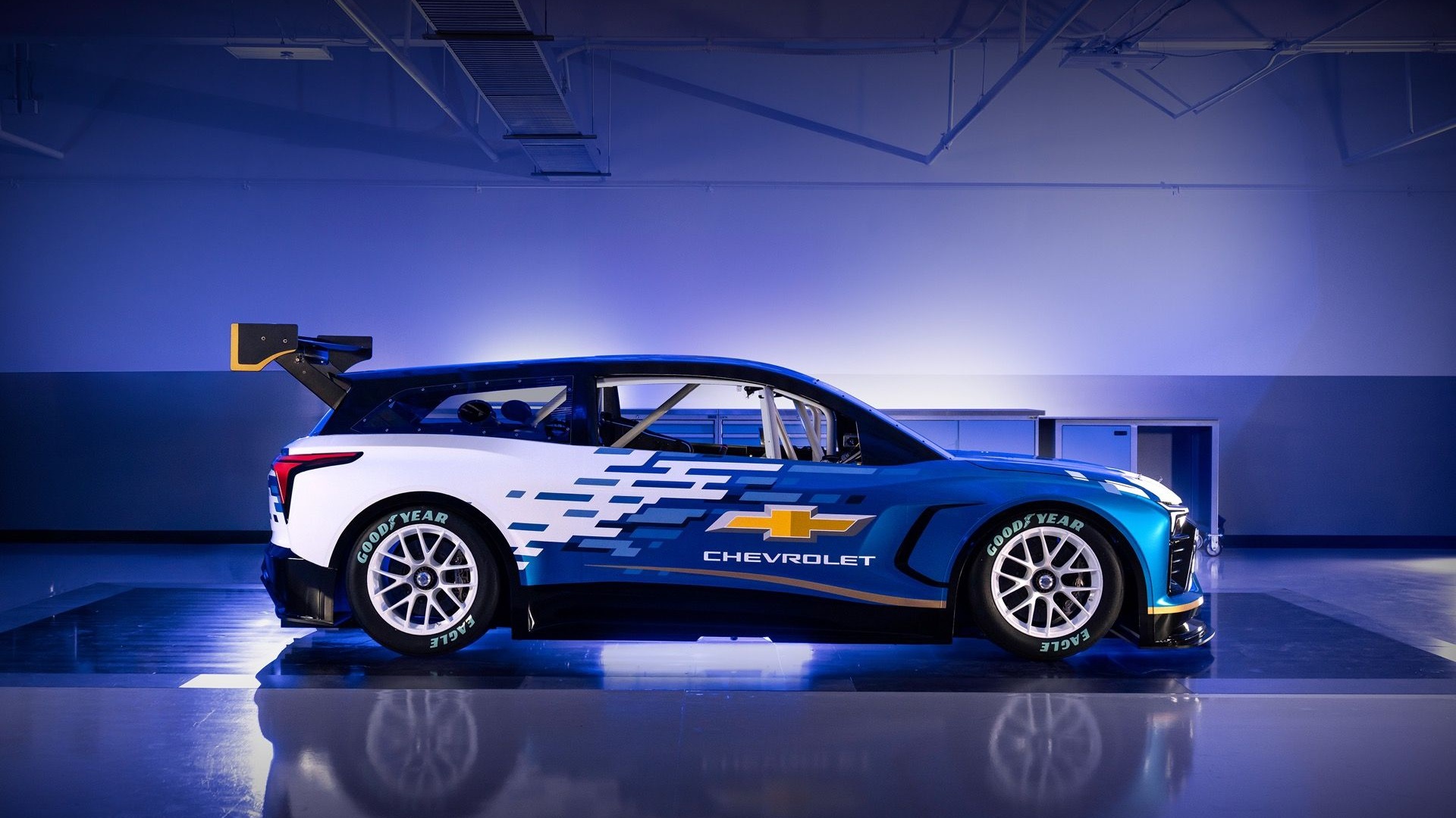 Chevy Blazer EV.R NASCAR prototype debuts at 2025 Daytona 500