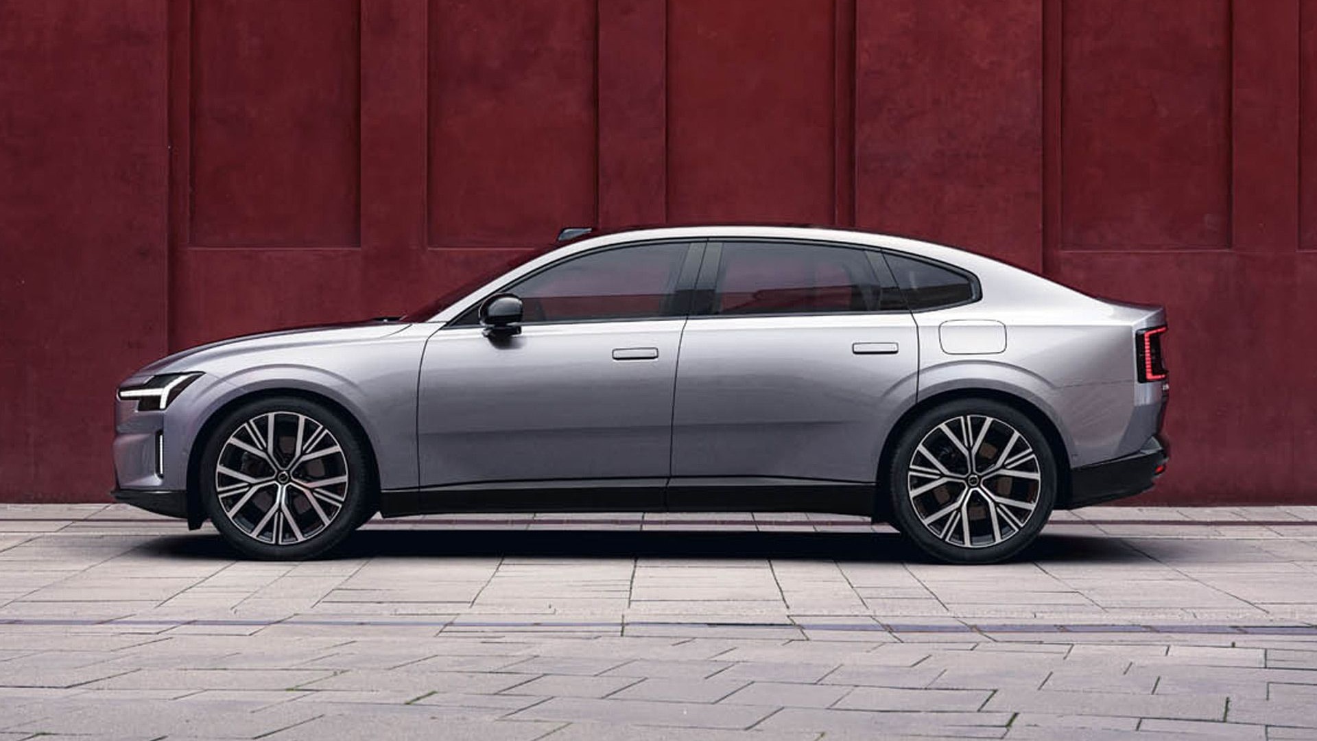 Volvo ES90 electric hatchback lands with 800-volt tech, 670 hp