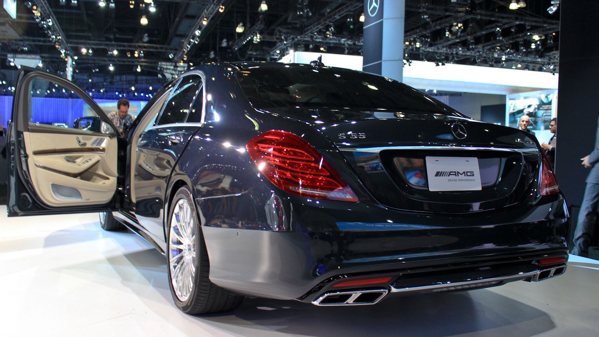 2015 Mercedes-Benz S65 AMG Revealed: Video, Live Photos