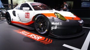 Porsche 911 finally adopts mid-engine layout with 2017 RSR