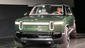 Rivian R1S debuts with 410 miles of range: What the Tesla Model X ...