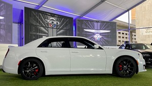 2023 Chrysler 300C brings back big V-8 power before production ends