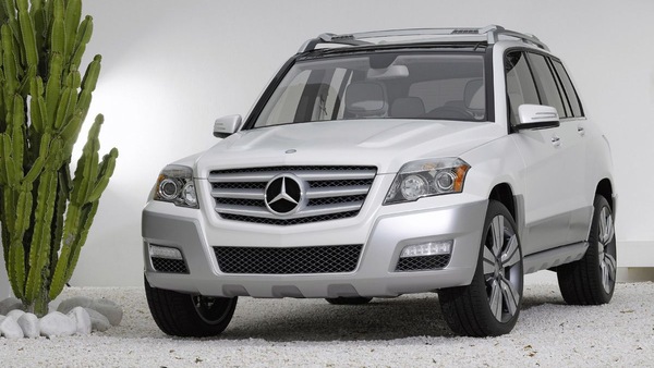 Official pics: Mercedes GLK revealed ahead of Detroit