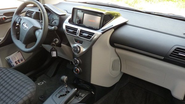 2012 Scion iQ: Is 37 MPG Good Enough?