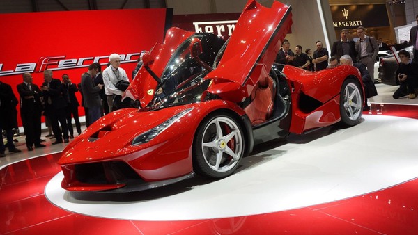 Ferrari LaFerrari Color Configurator Powers Up