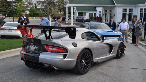 2016 Dodge Viper ACR Pricing, Live Photos & Engine Rev Video