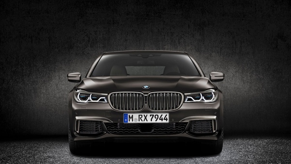 BMW 7-Series Gets V-12-Powered M Performance Model