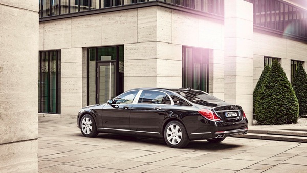 2017 Mercedes-Maybach S600 Guard Gets You Through A War Zone In Style