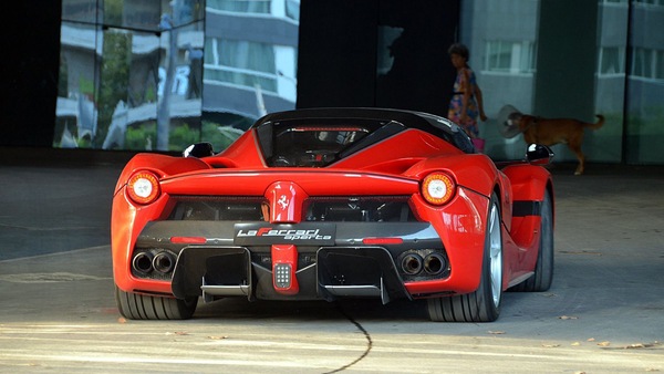 First video of Ferrari LaFerrari Aperta