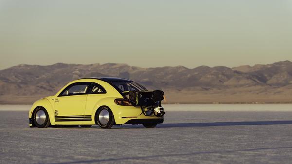 Volkswagen Beetle LSR blows past 200 mph at Bonneville