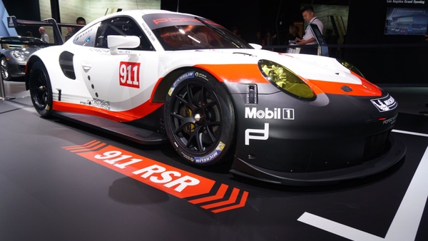 Porsche 911 finally adopts mid-engine layout with 2017 RSR