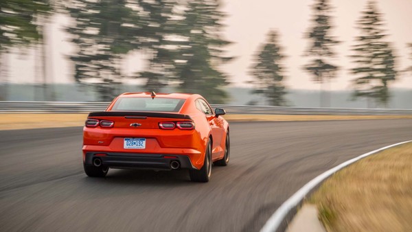 2019 Chevrolet Camaro Turbo 1LE first drive review: Marathoner's ...