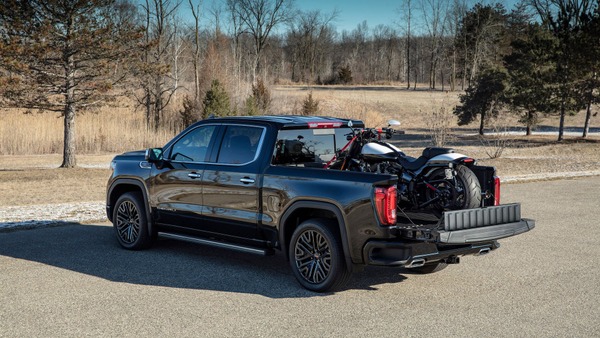 GMC Sierra 1500 CarbonPro bed brings supercar tech to pickup trucks