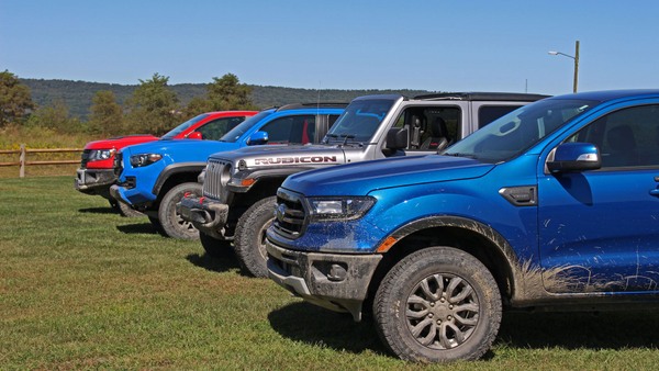 4 x 4x4: Who is the king of mid-size pickup off-roading?