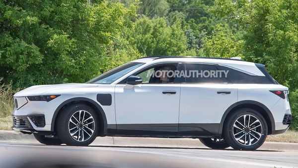 2024 Acura ZDX spy shots