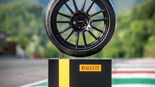 Pirelli P Zero Trofeo RS debuts on Pagani Utopia