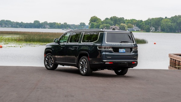 Review: 2023 Jeep Grand Wagoneer L goes long on space and power