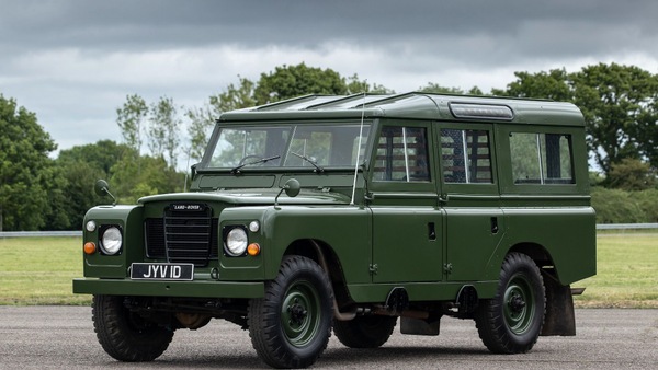 Land Rovers used by UK royal family planned for Pebble Beach