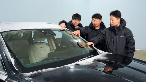 Genesis testing 48-volt metal-coated heated windshield tech