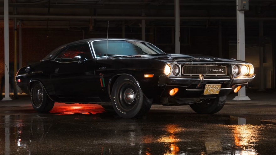 "Black Ghost" 1970 Dodge Challenger R/T sold for $1.07M