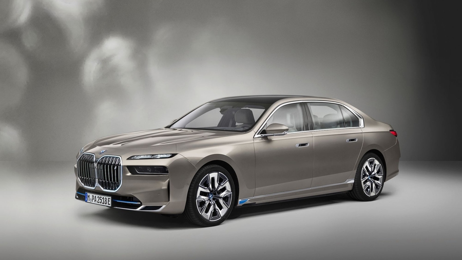 2027 Mercedes-Benz S-Class spied with major update