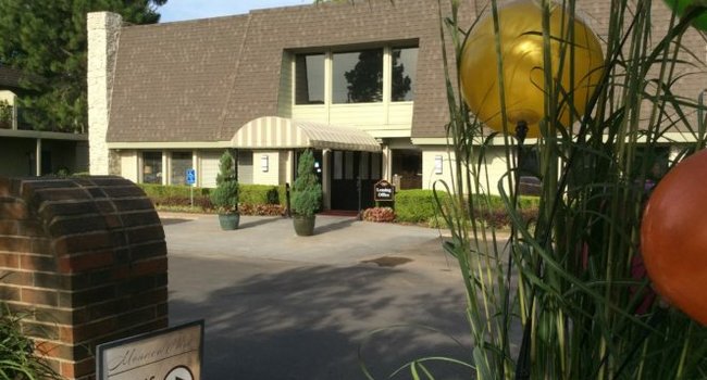 Monaco Park Apartments - 481 Reviews | Tulsa, OK Apartments for Rent ...