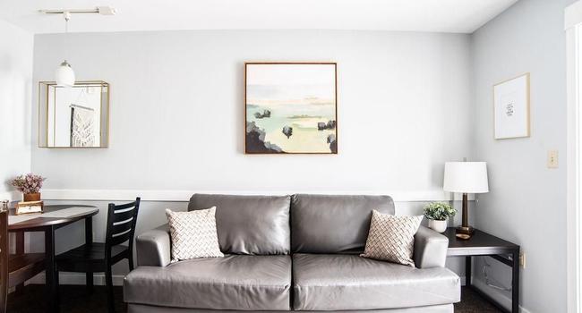 Village Promenade Reviews - Muncie, IN | 1623 W UNIVERSITY AVE | 2 ...