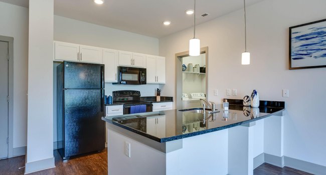 Edge Flats Reviews - Winston-Salem, NC | 111 Edgeway Drive | 60 Apartment Reviews