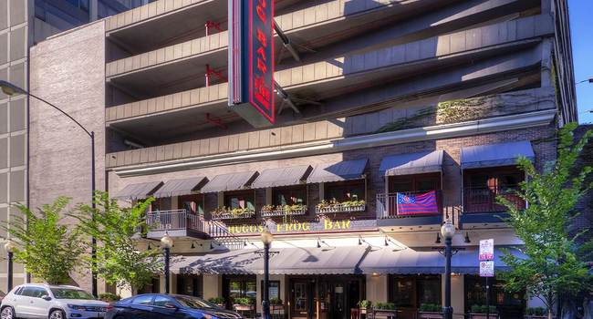 The Sinclair - 10 Reviews | Chicago, IL Apartments for Rent ...