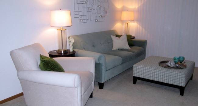 Old Cheney Place - 41 Reviews | Lincoln, NE Apartments for Rent ...